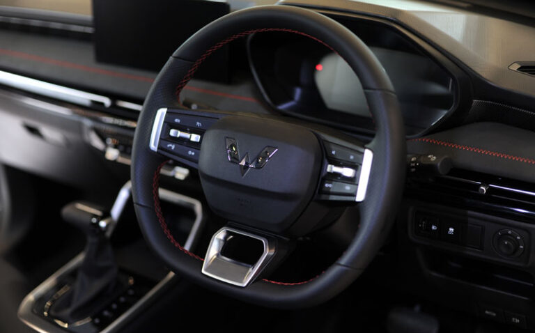 Wuling New Alvez 2025 Resmi Meluncur, Lebih Mewah, Lebih Canggih, Harga ...